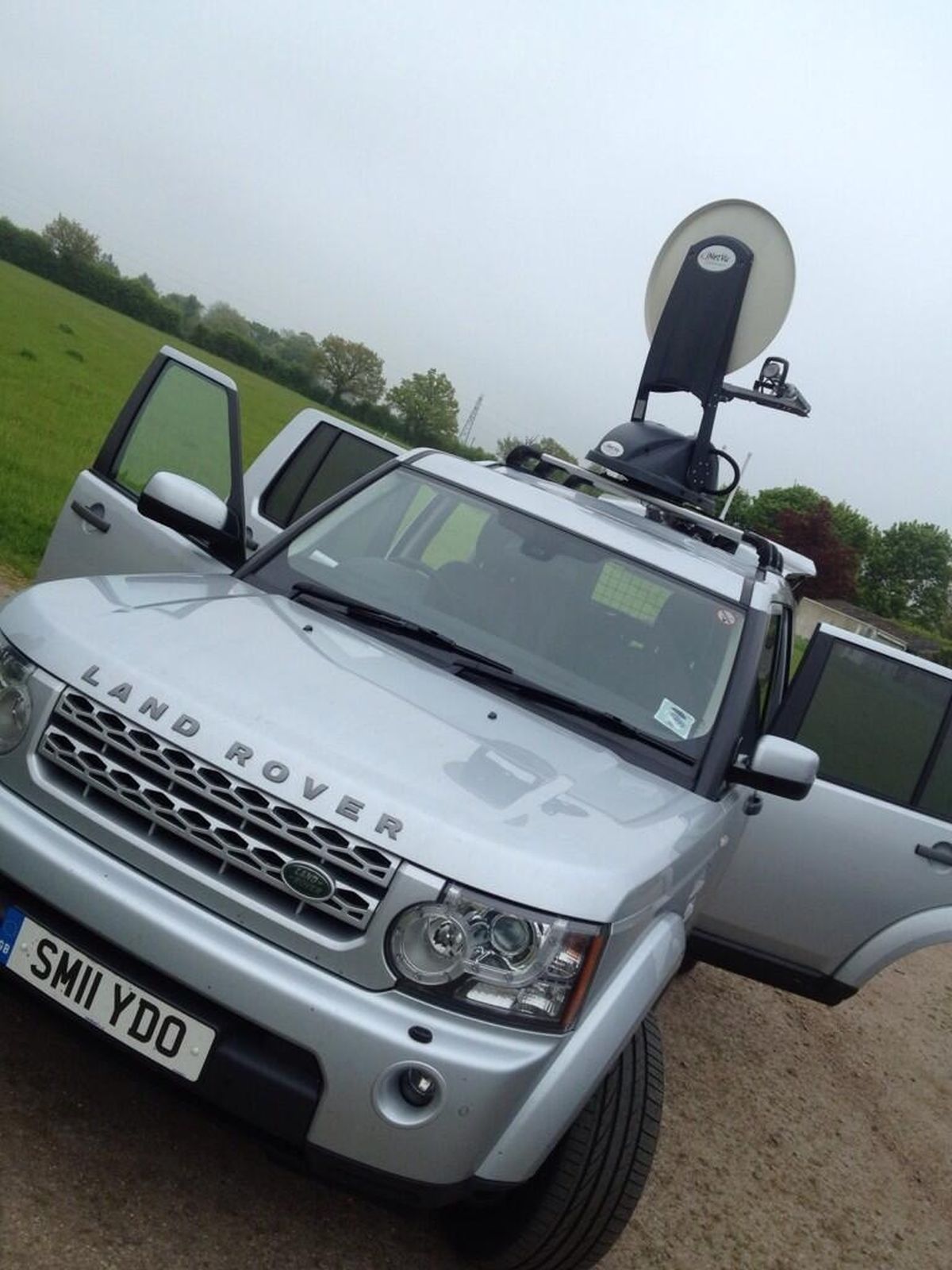 Ka-75V on a Land Rover Doors Open – C-COM Satellite Systems